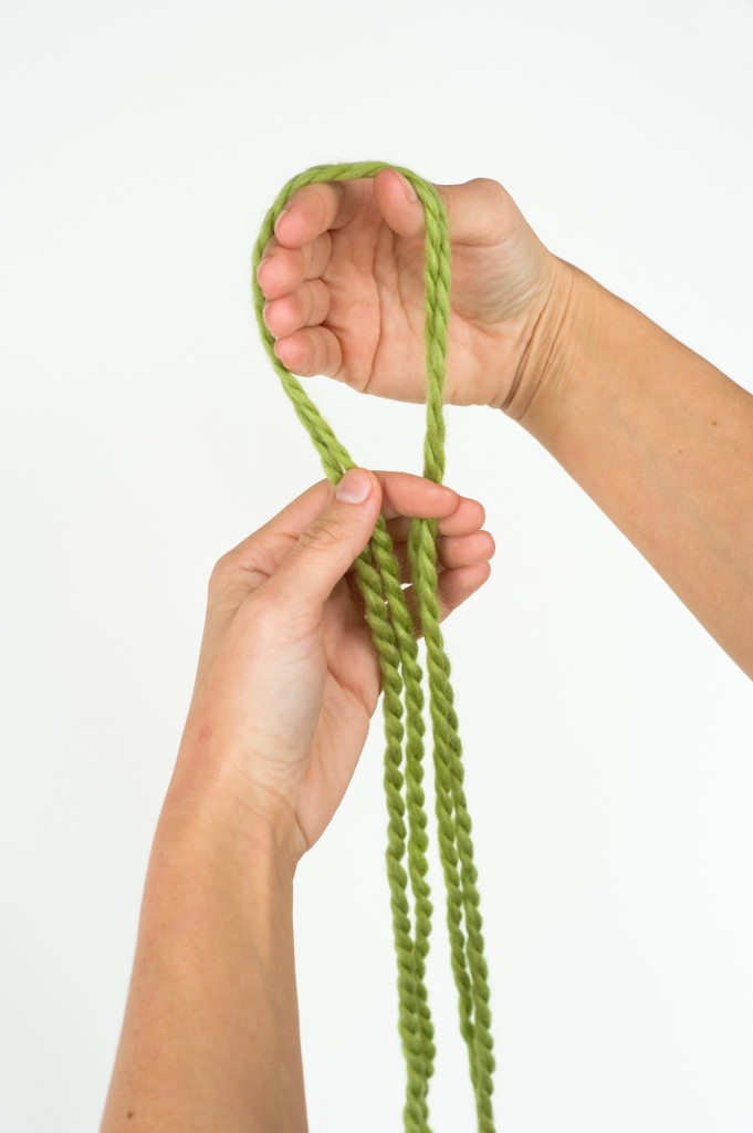 The Basics of Arm Knitting | SimplyMaggie.com