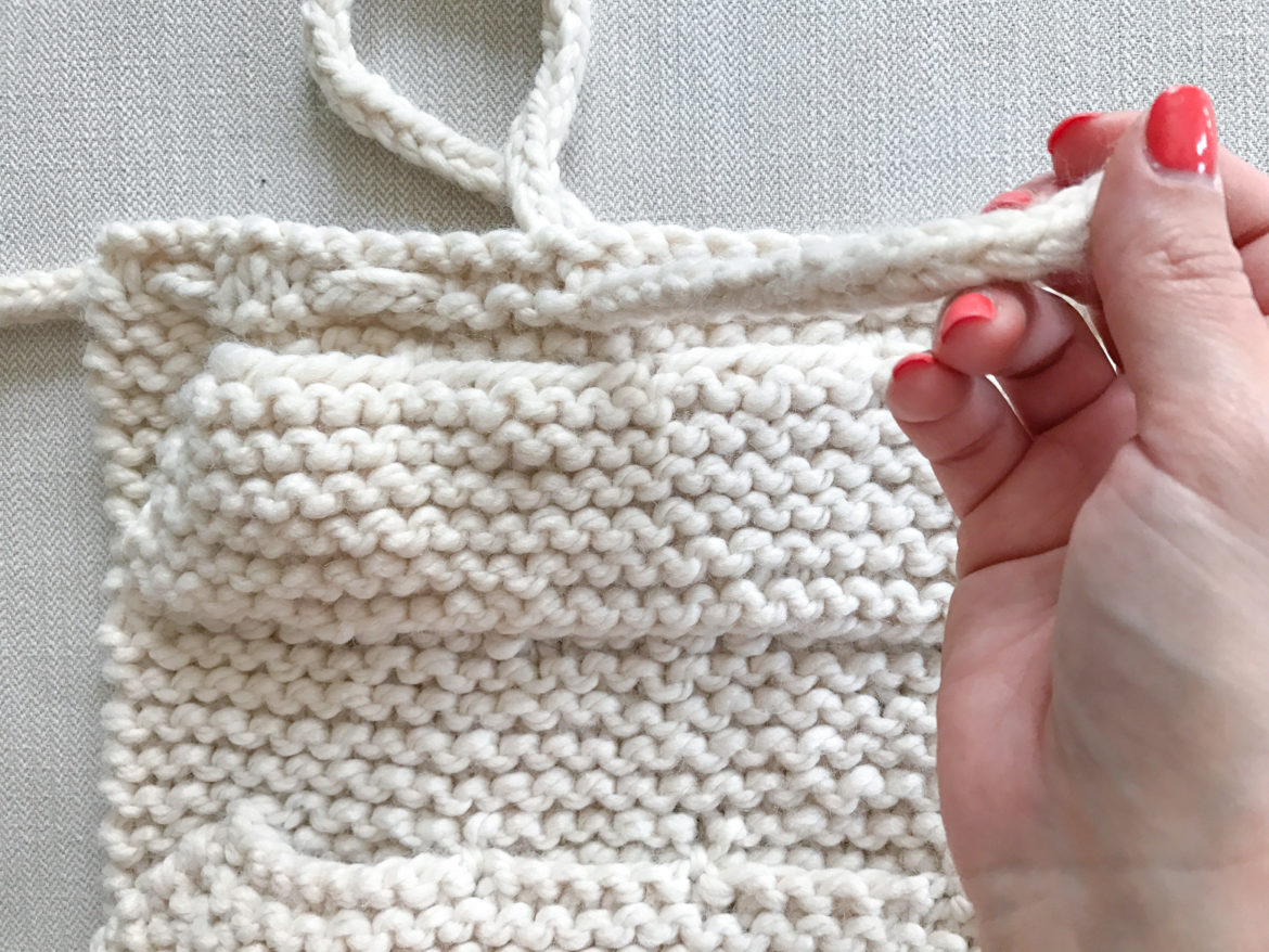 Knit Egg Collecting Apron | SimplyMaggie.com