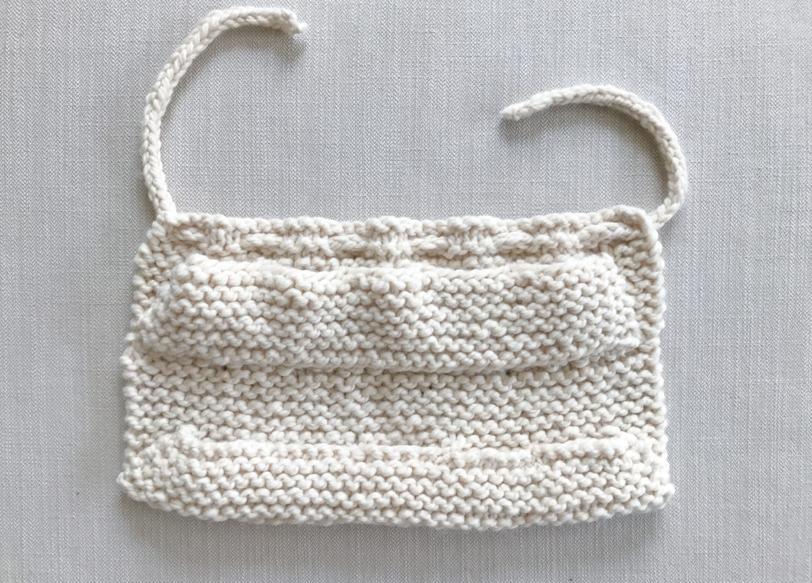 Knit Egg Collecting Apron | SimplyMaggie.com