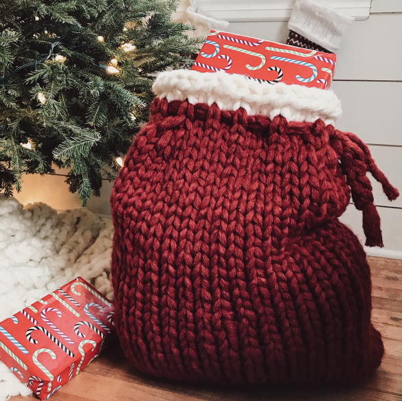Knit Santa Bag Pattern | SimplyMaggie.com